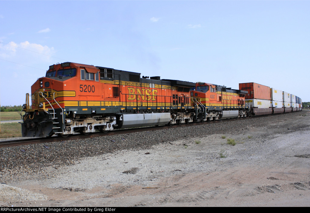 BNSF 5200